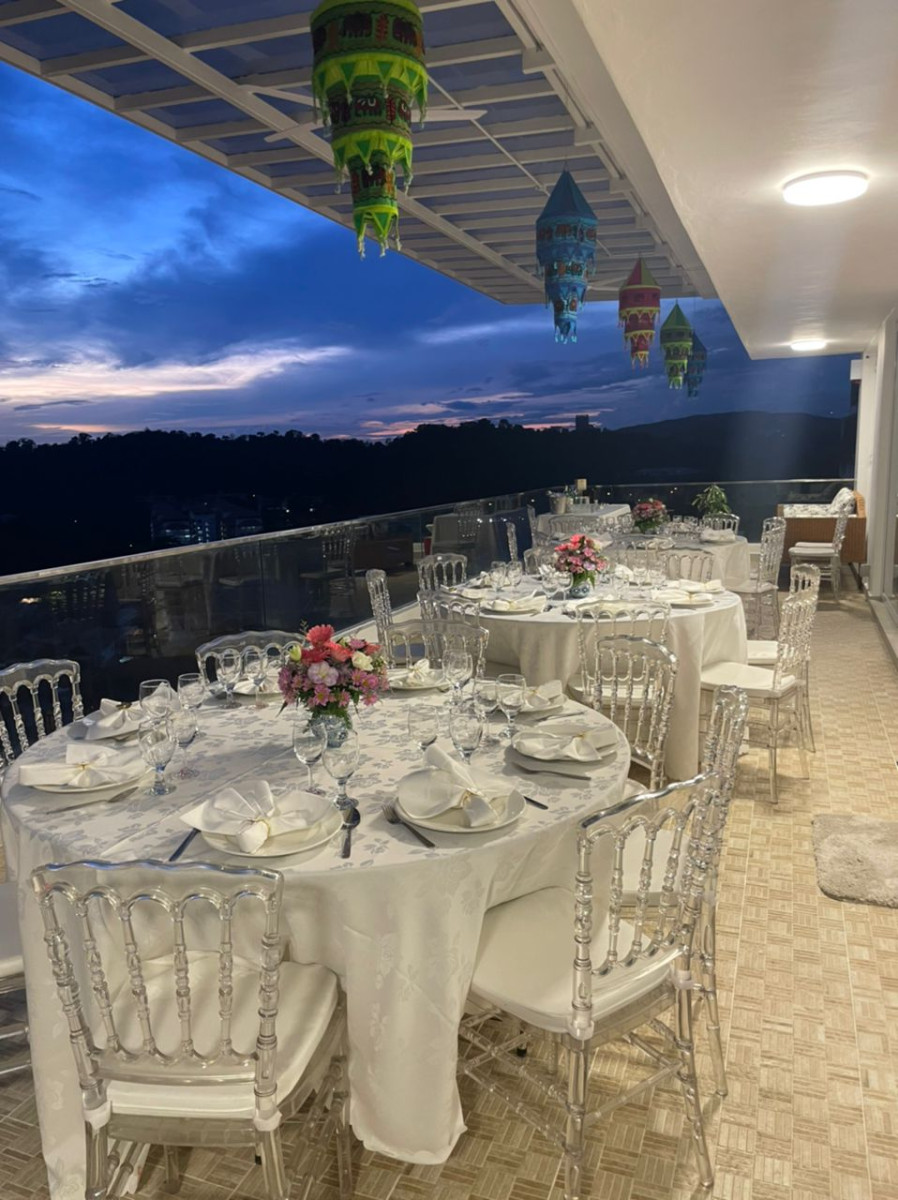 Transparent Chairs: Bringing Exclusivity to Events | NC Canopy